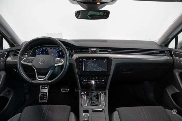 Pelēks Volkswagen Passat Alltrack 2022 Viļņa, ar dzinēja tilpumu 2.00 L un nobraukumu 152 tūkst. km par 24900 €, foto 8 vietnē AUTOMOTO.COM.LV