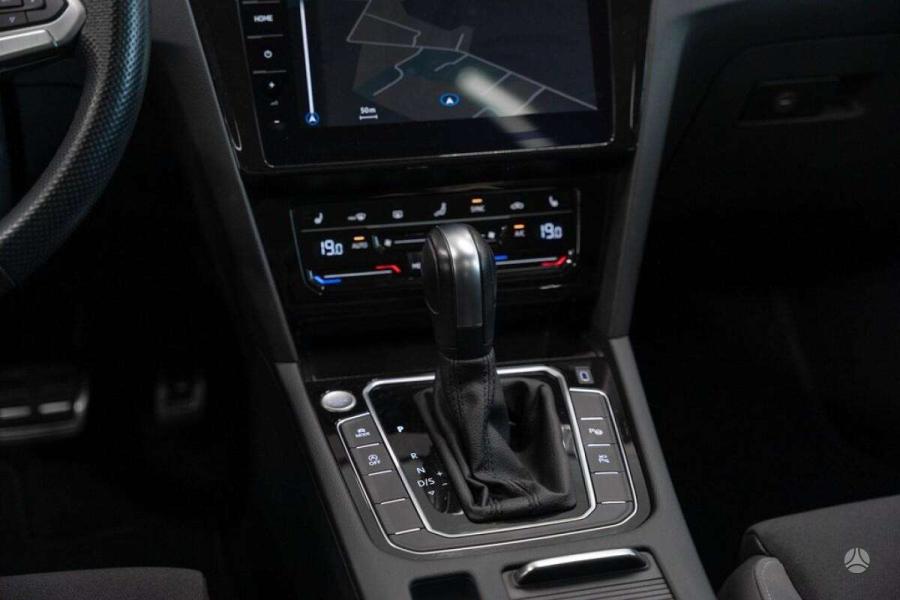 Pelēks Volkswagen Passat Alltrack 2022 Viļņa, ar dzinēja tilpumu 2.00 L un nobraukumu 152 tūkst. km par 24900 €, foto 19 vietnē AUTOMOTO.COM.LV