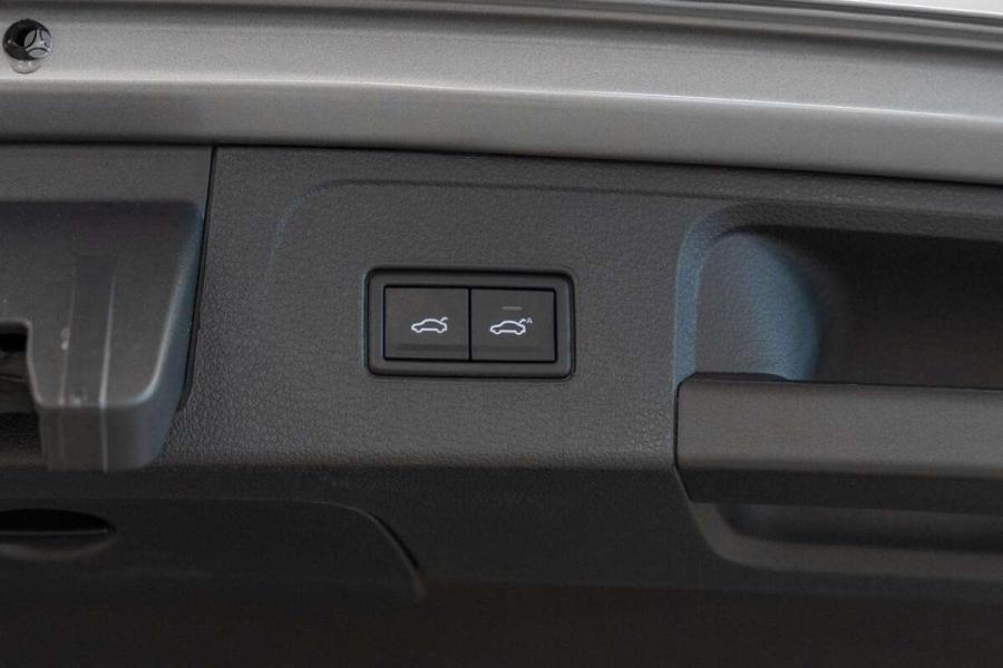 Pelēks Volkswagen Passat Alltrack 2022 Viļņa, ar dzinēja tilpumu 2.00 L un nobraukumu 152 tūkst. km par 24900 €, foto 24 vietnē AUTOMOTO.COM.LV