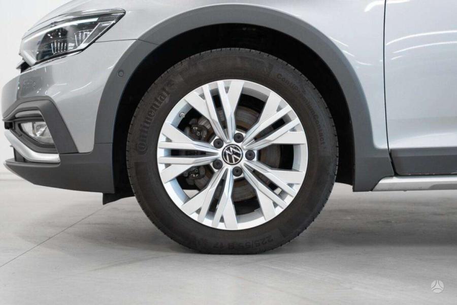 Pelēks Volkswagen Passat Alltrack 2022 Viļņa, ar dzinēja tilpumu 2.00 L un nobraukumu 152 tūkst. km par 24900 €, foto 27 vietnē AUTOMOTO.COM.LV