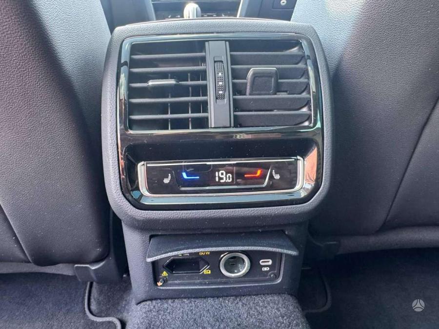 Grey Volkswagen Passat Alltrack 2022 in Vilnius, with an engine capacity of 2.00 L and mileage of 137 thousand km for 24200 €, photo 20 on AUTOMOTO.COM.LV
