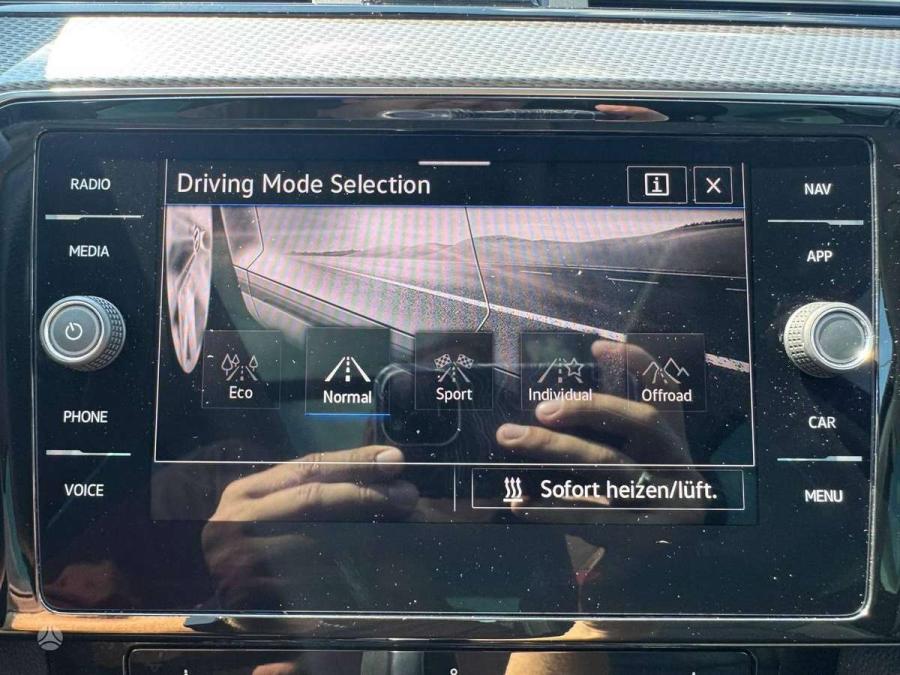Grey Volkswagen Passat Alltrack 2022 in Vilnius, with an engine capacity of 2.00 L and mileage of 137 thousand km for 24200 €, photo 30 on AUTOMOTO.COM.LV