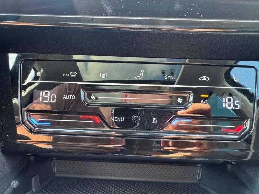 Grey Volkswagen Passat Alltrack 2022 in Vilnius, with an engine capacity of 2.00 L and mileage of 137 thousand km for 24200 €, photo 31 on AUTOMOTO.COM.LV