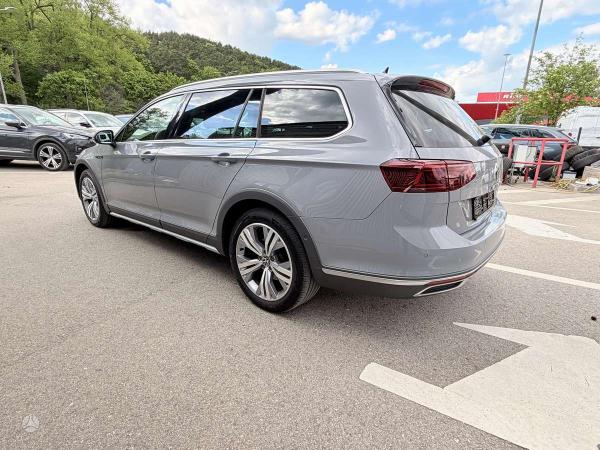 Pelēks Volkswagen Passat Alltrack 2023 Viļņa, ar dzinēja tilpumu 1.97 L un nobraukumu 222 tūkst. km par 17500 €, foto 6 vietnē AUTOMOTO.COM.LV