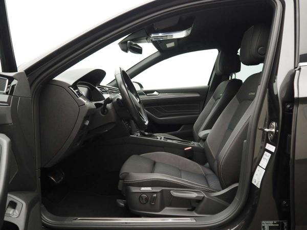 Pelēks Volkswagen Passat Alltrack 2023 Viļņa, ar dzinēja tilpumu 2.00 L un nobraukumu 127 tūkst. km par 29500 €, foto 8 vietnē AUTOMOTO.COM.LV