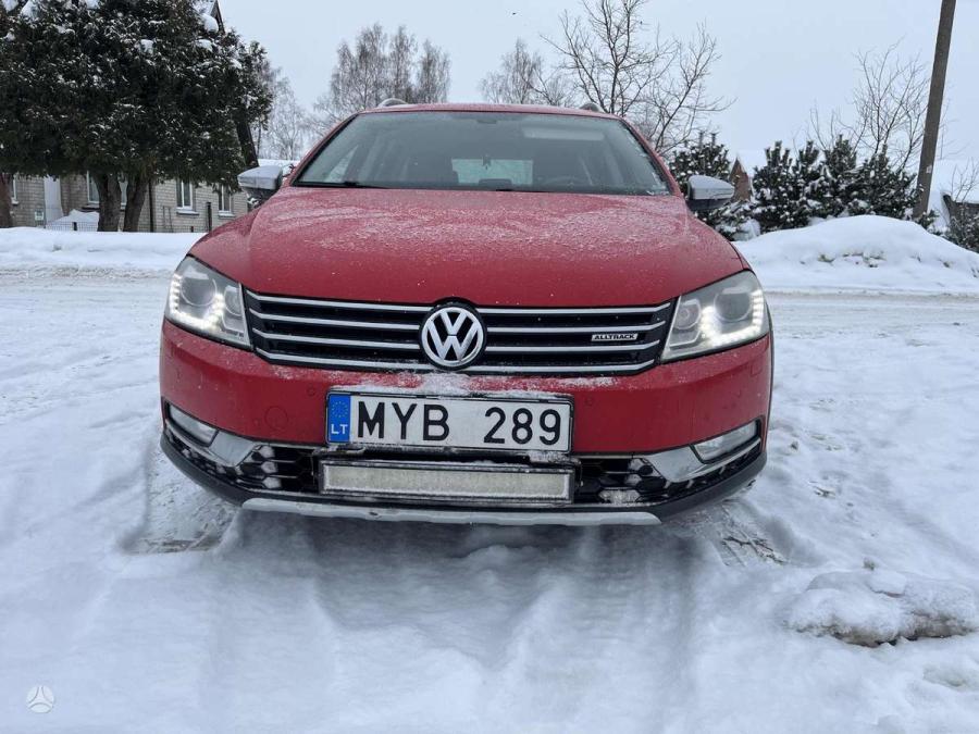 Sarkans Volkswagen Passat Alltrack 2013 Telšiai, ar dzinēja tilpumu 1.97 L un nobraukumu 340 tūkst. km par 6800 €, foto 1 vietnē AUTOMOTO.COM.LV