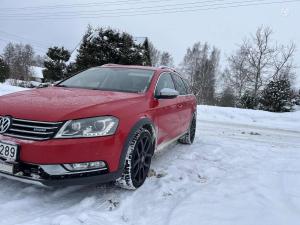 Sarkans Volkswagen Passat Alltrack 2013 Telšiai, ar dzinēja tilpumu 1.97 L un nobraukumu 340 tūkst. km par 6800 €, foto 2 vietnē AUTOMOTO.COM.LV