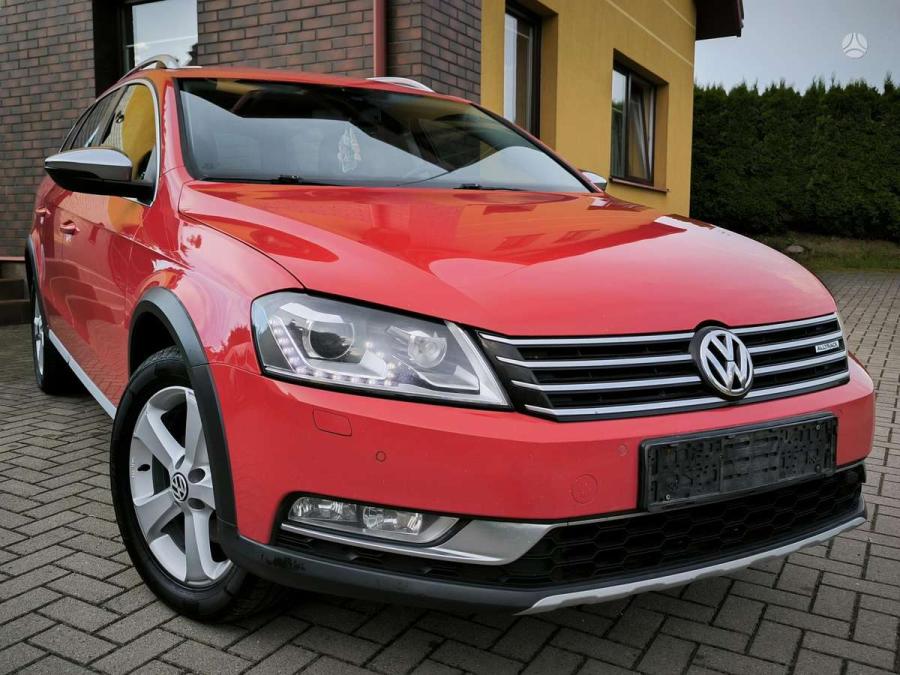 Sarkans Volkswagen Passat Alltrack 2013 Trakai, ar dzinēja tilpumu 2.00 L un nobraukumu 292 tūkst. km par 6590 €, foto 3 vietnē AUTOMOTO.COM.LV