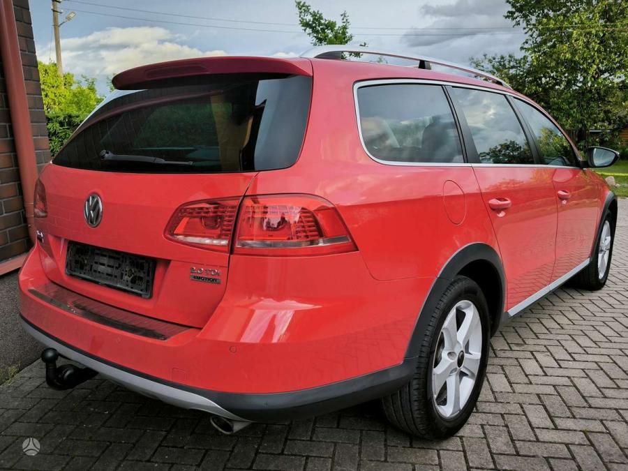 Sarkans Volkswagen Passat Alltrack 2013 Trakai, ar dzinēja tilpumu 2.00 L un nobraukumu 292 tūkst. km par 6590 €, foto 7 vietnē AUTOMOTO.COM.LV