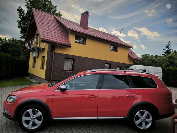 Sarkans Volkswagen Passat Alltrack 2013 Trakai, ar dzinēja tilpumu 2.00 L un nobraukumu 292 tūkst. km par 6590 €, foto 8 vietnē AUTOMOTO.COM.LV