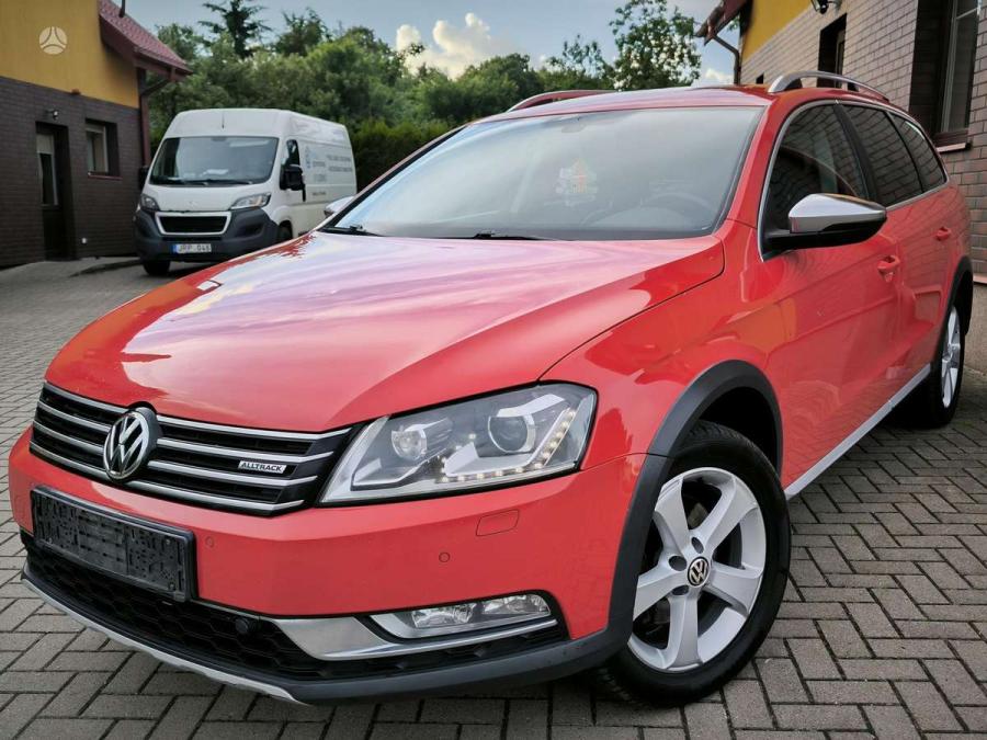Sarkans Volkswagen Passat Alltrack 2013 Trakai, ar dzinēja tilpumu 2.00 L un nobraukumu 292 tūkst. km par 6590 €, foto 11 vietnē AUTOMOTO.COM.LV