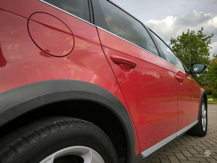 Sarkans Volkswagen Passat Alltrack 2013 Trakai, ar dzinēja tilpumu 2.00 L un nobraukumu 292 tūkst. km par 6590 €, foto 14 vietnē AUTOMOTO.COM.LV