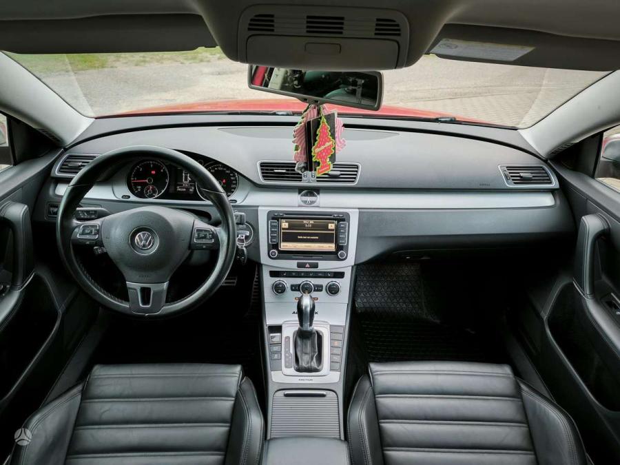 Sarkans Volkswagen Passat Alltrack 2013 Trakai, ar dzinēja tilpumu 2.00 L un nobraukumu 292 tūkst. km par 6590 €, foto 18 vietnē AUTOMOTO.COM.LV
