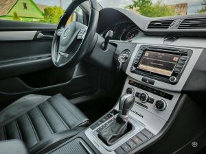 Sarkans Volkswagen Passat Alltrack 2013 Trakai, ar dzinēja tilpumu 2.00 L un nobraukumu 292 tūkst. km par 6590 €, foto 22 vietnē AUTOMOTO.COM.LV