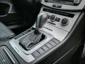 Sarkans Volkswagen Passat Alltrack 2013 Trakai, ar dzinēja tilpumu 2.00 L un nobraukumu 292 tūkst. km par 6590 €, foto 23 vietnē AUTOMOTO.COM.LV