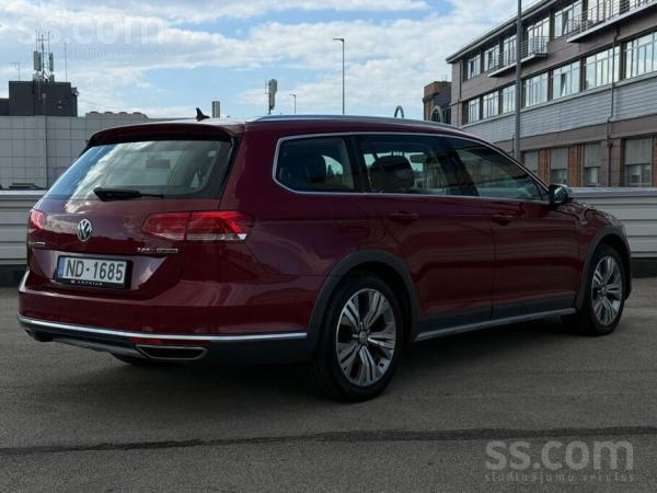 Red Volkswagen Passat Alltrack 2016 in Riga, with an engine capacity of 2.00 L and mileage of 296 thousand km for 103000 €, photo 3 on AUTOMOTO.COM.LV