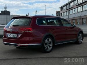 Red Volkswagen Passat Alltrack 2016 in Riga, with an engine capacity of 2.00 L and mileage of 296 thousand km for 103000 €, photo 3 on AUTOMOTO.COM.LV