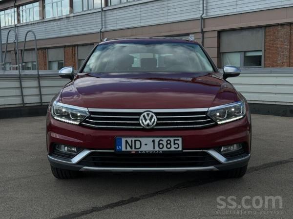 Red Volkswagen Passat Alltrack 2016 in Riga, with an engine capacity of 2.00 L and mileage of 296 thousand km for 103000 €, photo 5 on AUTOMOTO.COM.LV