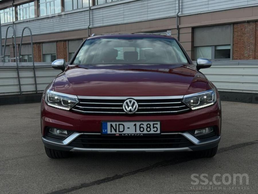 Red Volkswagen Passat Alltrack 2016 in Riga, with an engine capacity of 2.00 L and mileage of 296 thousand km for 103000 €, photo 5 on AUTOMOTO.COM.LV