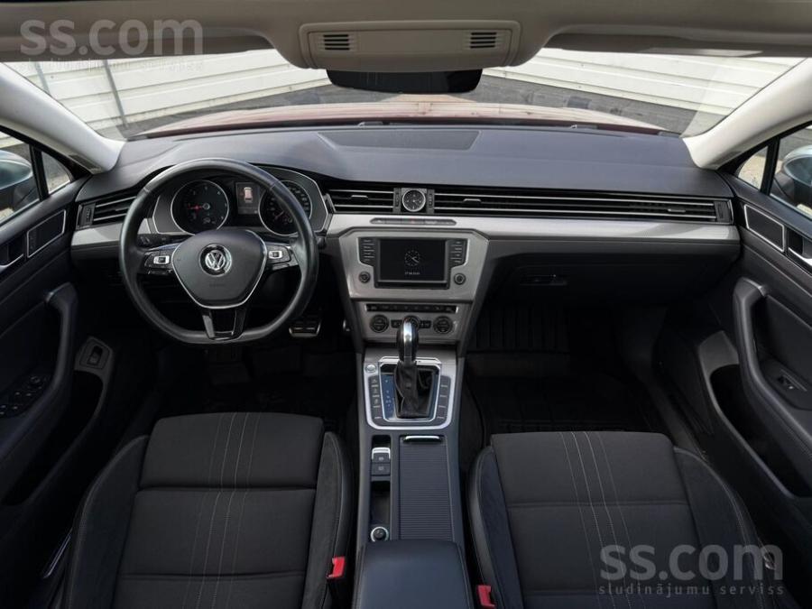 Red Volkswagen Passat Alltrack 2016 in Riga, with an engine capacity of 2.00 L and mileage of 296 thousand km for 103000 €, photo 10 on AUTOMOTO.COM.LV