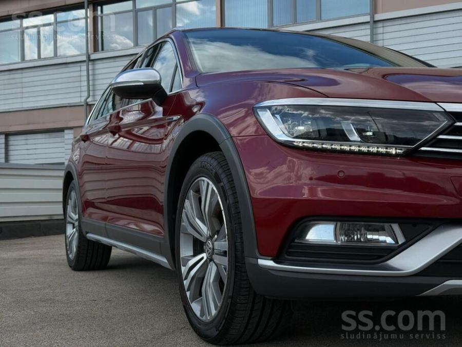Red Volkswagen Passat Alltrack 2016 in Riga, with an engine capacity of 2.00 L and mileage of 296 thousand km for 103000 €, photo 14 on AUTOMOTO.COM.LV