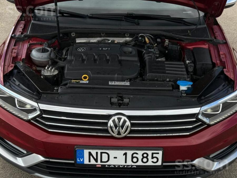 Red Volkswagen Passat Alltrack 2016 in Riga, with an engine capacity of 2.00 L and mileage of 296 thousand km for 103000 €, photo 18 on AUTOMOTO.COM.LV