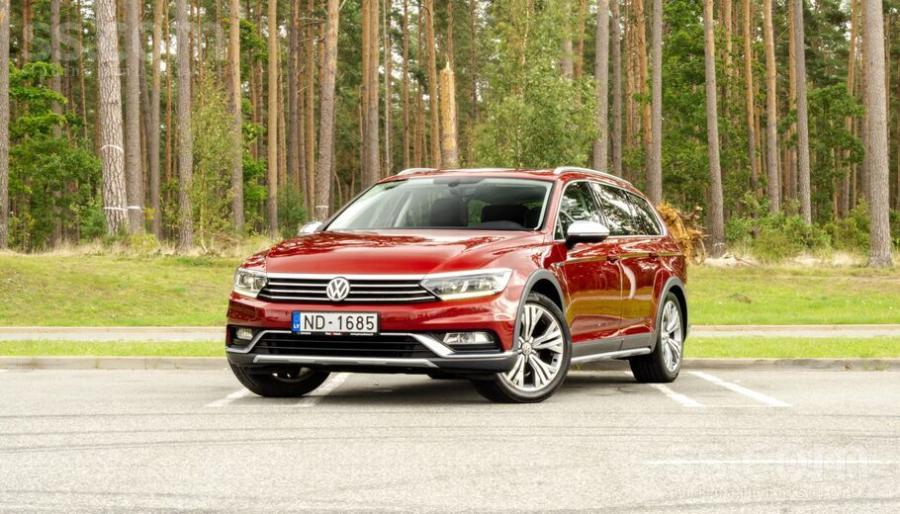 Sarkans Volkswagen Passat Alltrack 2016 Rīga, ar dzinēja tilpumu 2.00 L un nobraukumu 297 tūkst. km par 10990 €, foto 1 vietnē AUTOMOTO.COM.LV