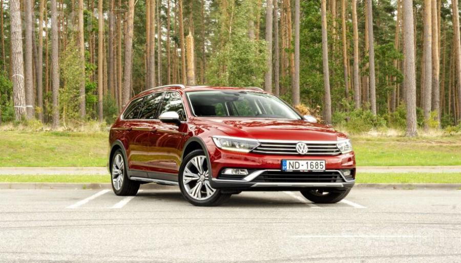 Sarkans Volkswagen Passat Alltrack 2016 Rīga, ar dzinēja tilpumu 2.00 L un nobraukumu 297 tūkst. km par 10990 €, foto 3 vietnē AUTOMOTO.COM.LV