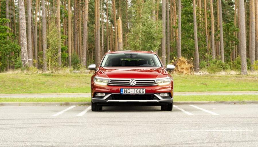 Sarkans Volkswagen Passat Alltrack 2016 Rīga, ar dzinēja tilpumu 2.00 L un nobraukumu 297 tūkst. km par 10990 €, foto 4 vietnē AUTOMOTO.COM.LV