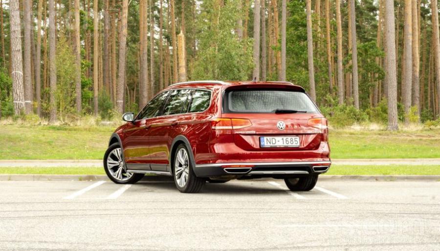 Sarkans Volkswagen Passat Alltrack 2016 Rīga, ar dzinēja tilpumu 2.00 L un nobraukumu 297 tūkst. km par 10990 €, foto 9 vietnē AUTOMOTO.COM.LV