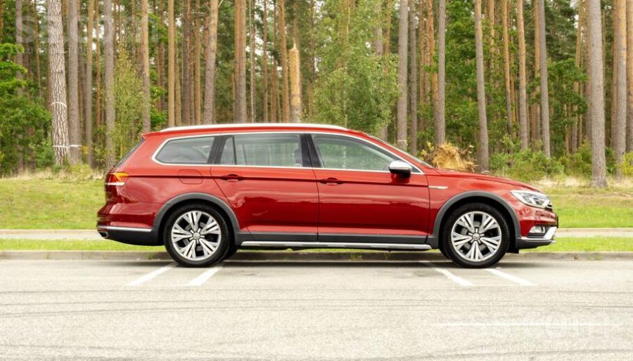 Sarkans Volkswagen Passat Alltrack 2016 Rīga, ar dzinēja tilpumu 2.00 L un nobraukumu 297 tūkst. km par 10990 €, foto 10 vietnē AUTOMOTO.COM.LV