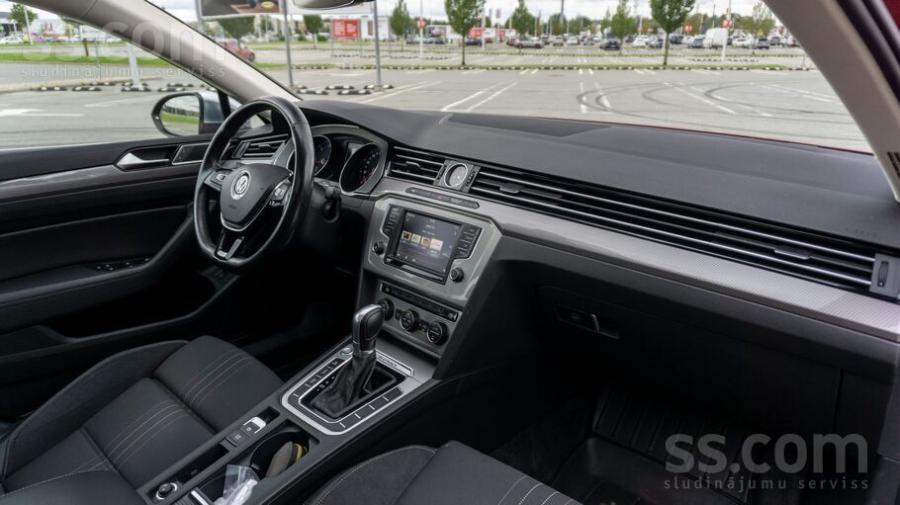 Sarkans Volkswagen Passat Alltrack 2016 Rīga, ar dzinēja tilpumu 2.00 L un nobraukumu 297 tūkst. km par 10990 €, foto 12 vietnē AUTOMOTO.COM.LV
