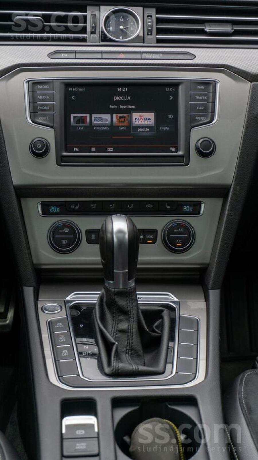 Sarkans Volkswagen Passat Alltrack 2016 Rīga, ar dzinēja tilpumu 2.00 L un nobraukumu 297 tūkst. km par 10990 €, foto 14 vietnē AUTOMOTO.COM.LV