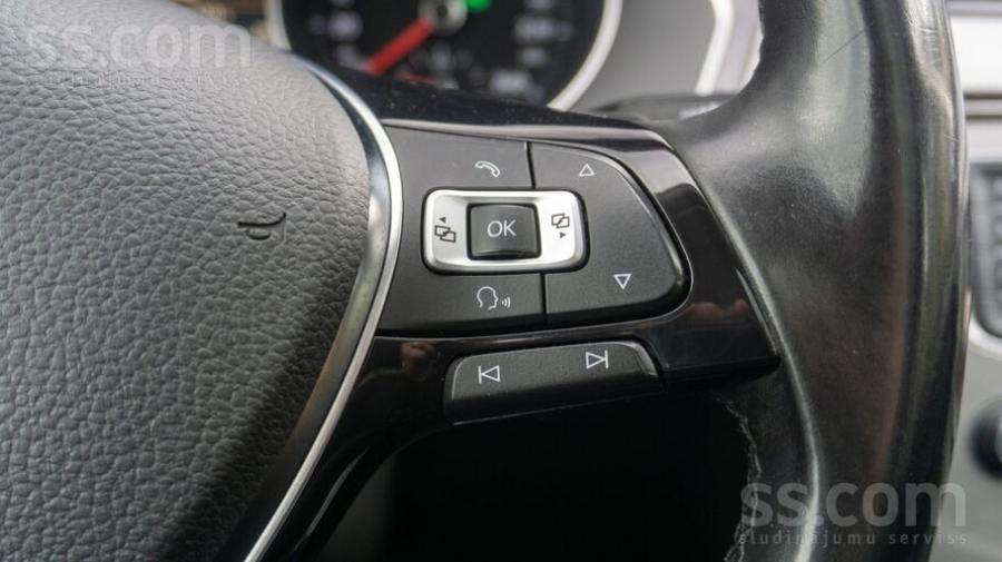 Sarkans Volkswagen Passat Alltrack 2016 Rīga, ar dzinēja tilpumu 2.00 L un nobraukumu 297 tūkst. km par 10990 €, foto 21 vietnē AUTOMOTO.COM.LV