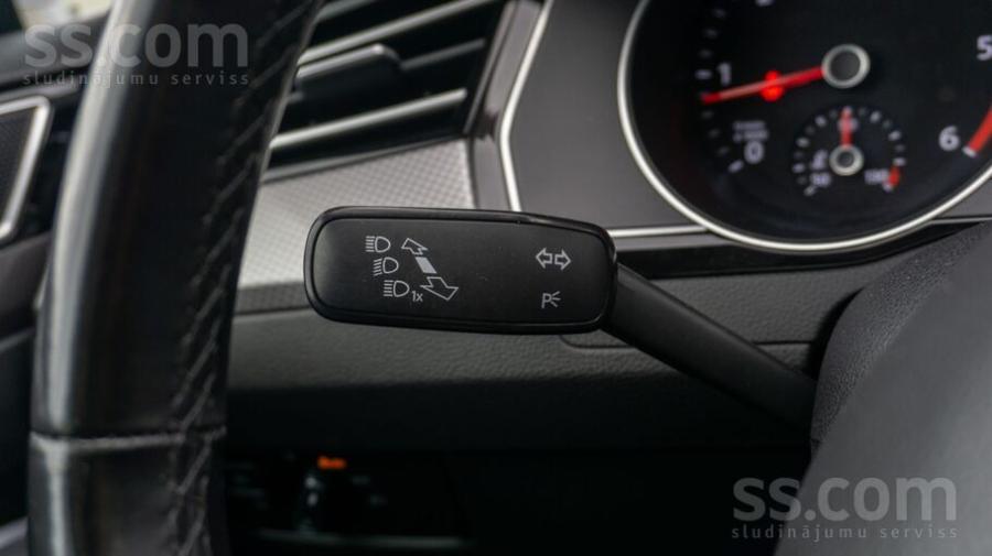 Sarkans Volkswagen Passat Alltrack 2016 Rīga, ar dzinēja tilpumu 2.00 L un nobraukumu 297 tūkst. km par 10990 €, foto 23 vietnē AUTOMOTO.COM.LV