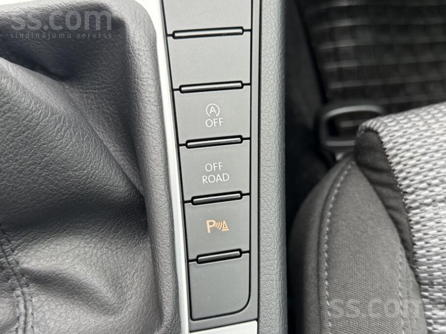 Volkswagen Passat Alltrack 2014 in Riga, with an engine capacity of 2.00 L and mileage of 241 thousand km for 7600 €, photo 14 on AUTOMOTO.COM.LV