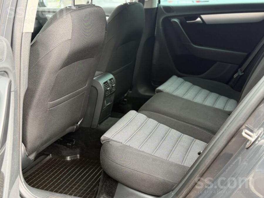 Volkswagen Passat Alltrack 2014 in Riga, with an engine capacity of 2.00 L and mileage of 241 thousand km for 7600 €, photo 18 on AUTOMOTO.COM.LV