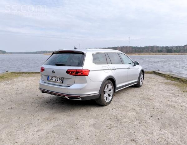 Volkswagen Passat Alltrack 2020 in Jurmala, with an engine capacity of 2.00 L and mileage of 186 thousand km for 18900 €, photo 5 on AUTOMOTO.COM.LV