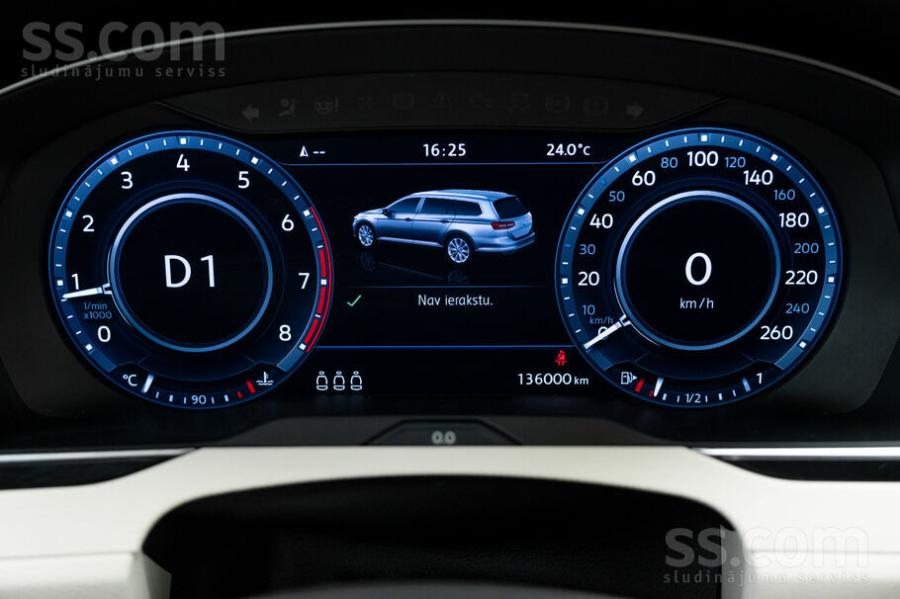Violet Volkswagen Passat Alltrack 2016 in Riga, with an engine capacity of 2.00 L and mileage of 136 thousand km for 16500 €, photo 7 on AUTOMOTO.COM.LV