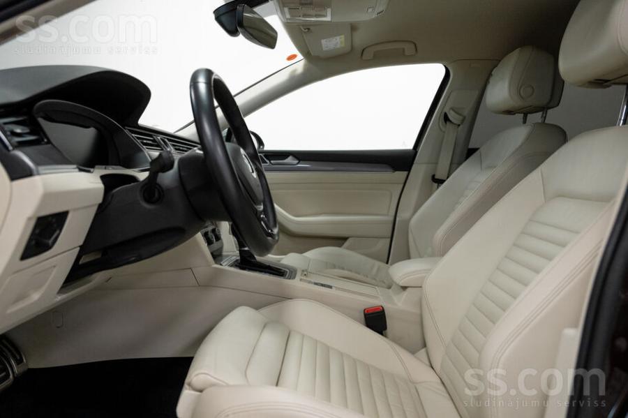 Violet Volkswagen Passat Alltrack 2016 in Riga, with an engine capacity of 2.00 L and mileage of 136 thousand km for 16500 €, photo 8 on AUTOMOTO.COM.LV