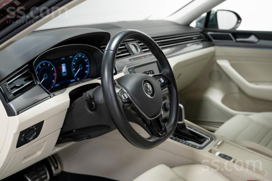 Violet Volkswagen Passat Alltrack 2016 in Riga, with an engine capacity of 2.00 L and mileage of 136 thousand km for 16500 €, photo 16 on AUTOMOTO.COM.LV