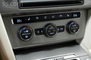 Violet Volkswagen Passat Alltrack 2016 in Riga, with an engine capacity of 2.00 L and mileage of 136 thousand km for 16500 €, photo 18 on AUTOMOTO.COM.LV
