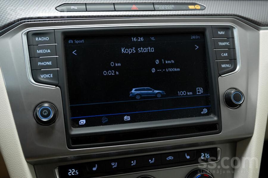 Violet Volkswagen Passat Alltrack 2016 in Riga, with an engine capacity of 2.00 L and mileage of 136 thousand km for 16500 €, photo 19 on AUTOMOTO.COM.LV