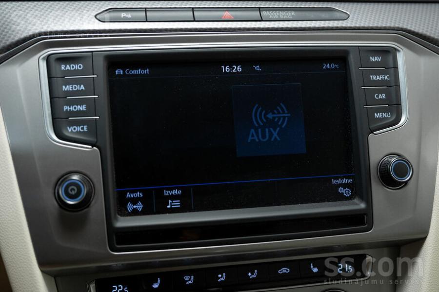 Violet Volkswagen Passat Alltrack 2016 in Riga, with an engine capacity of 2.00 L and mileage of 136 thousand km for 16500 €, photo 26 on AUTOMOTO.COM.LV