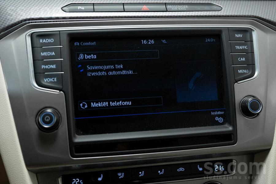 Violet Volkswagen Passat Alltrack 2016 in Riga, with an engine capacity of 2.00 L and mileage of 136 thousand km for 16500 €, photo 27 on AUTOMOTO.COM.LV