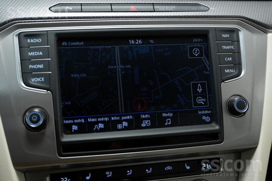 Violet Volkswagen Passat Alltrack 2016 in Riga, with an engine capacity of 2.00 L and mileage of 136 thousand km for 16500 €, photo 28 on AUTOMOTO.COM.LV