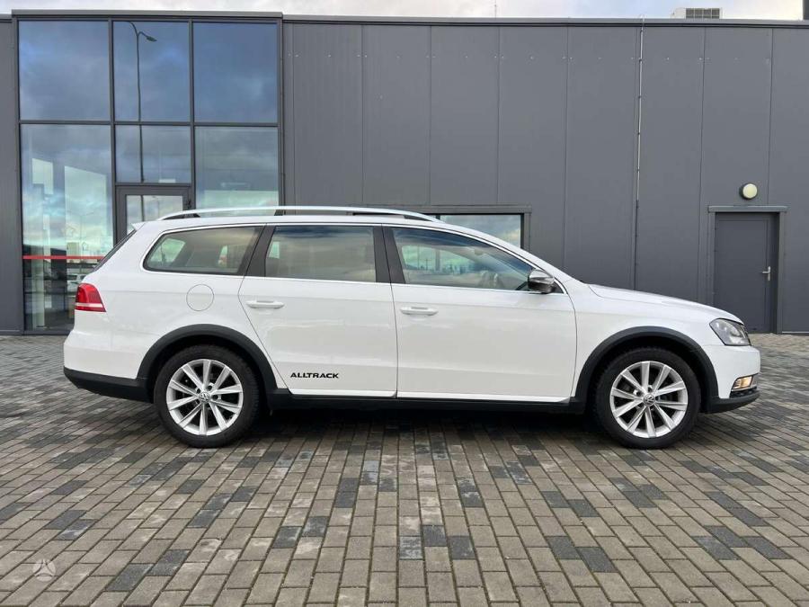 White Volkswagen Passat Alltrack 2013 in Siauliai, with an engine capacity of 1.97 L and mileage of 279 thousand km for 7250 €, photo 4 on AUTOMOTO.COM.LV
