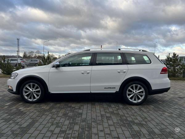 White Volkswagen Passat Alltrack 2013 in Siauliai, with an engine capacity of 1.97 L and mileage of 279 thousand km for 7250 €, photo 5 on AUTOMOTO.COM.LV