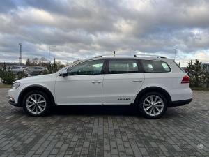 White Volkswagen Passat Alltrack 2013 in Siauliai, with an engine capacity of 1.97 L and mileage of 279 thousand km for 7250 €, photo 5 on AUTOMOTO.COM.LV