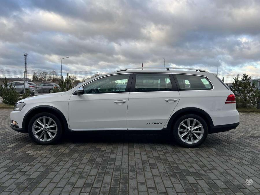 White Volkswagen Passat Alltrack 2013 in Siauliai, with an engine capacity of 1.97 L and mileage of 279 thousand km for 7250 €, photo 5 on AUTOMOTO.COM.LV